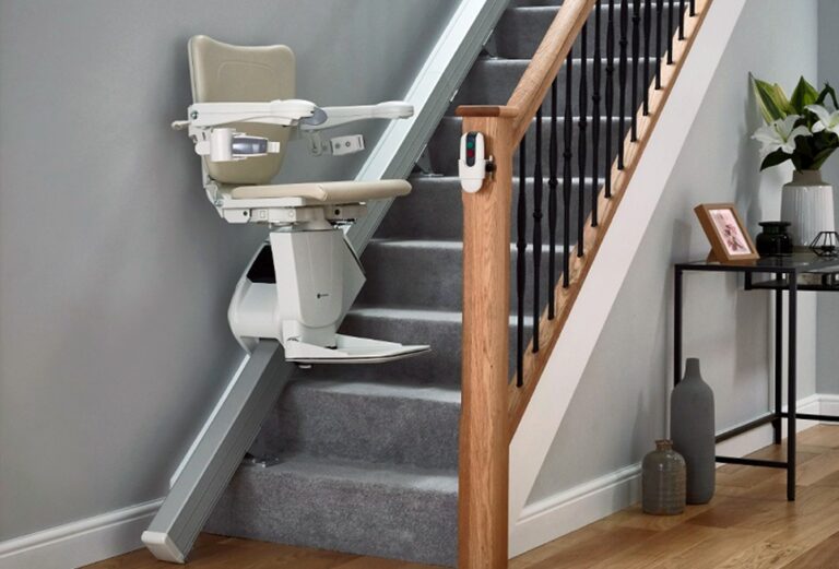 Silver Cross provides free info on top brands of stair lifts | Silver Cross